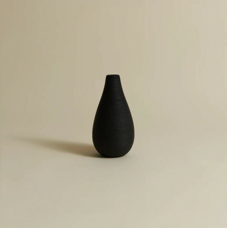 Pear Vase - Matte Black – Place. A Design Atelier by Philpotts